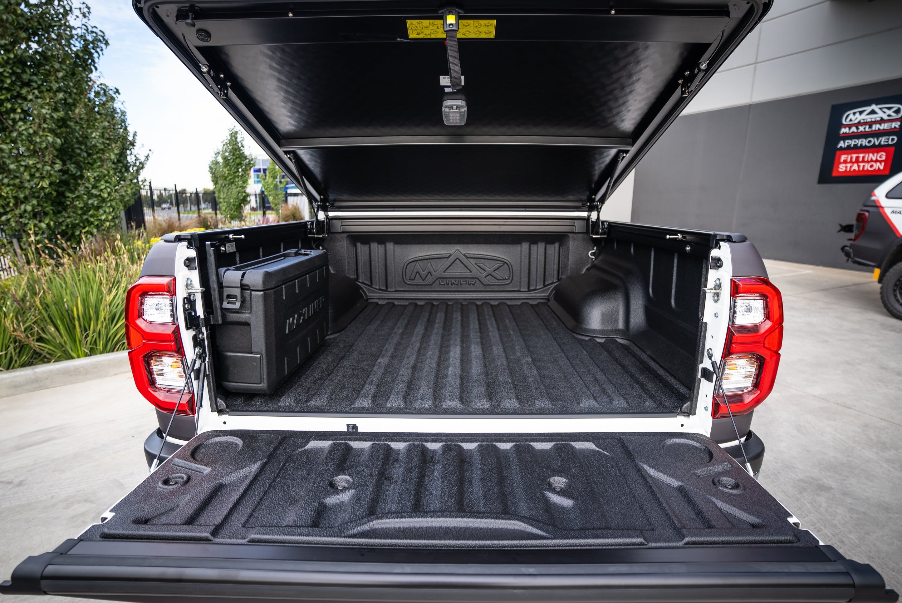 Isuzu D-MAX 5-Piece Tub Liner | Lifetime Warranty | Maxliner – Maxliner ...